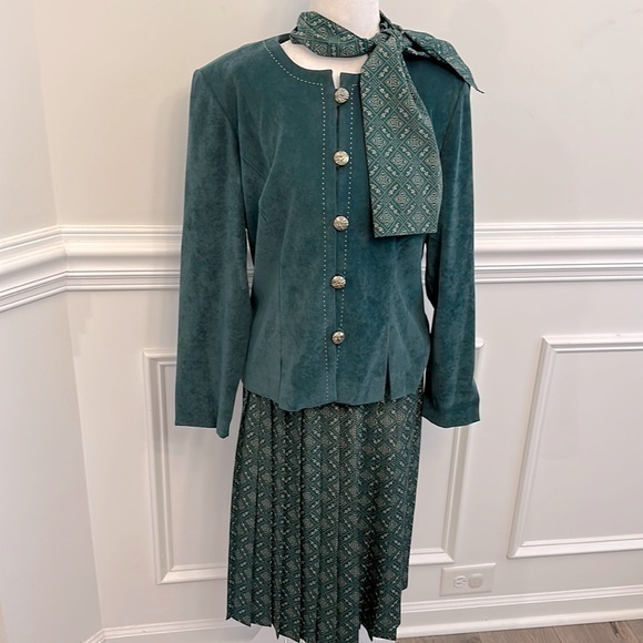 Leslie Fay | Skirts | Vintage Leslie Fay Blazer And Skirt Set | Poshmark